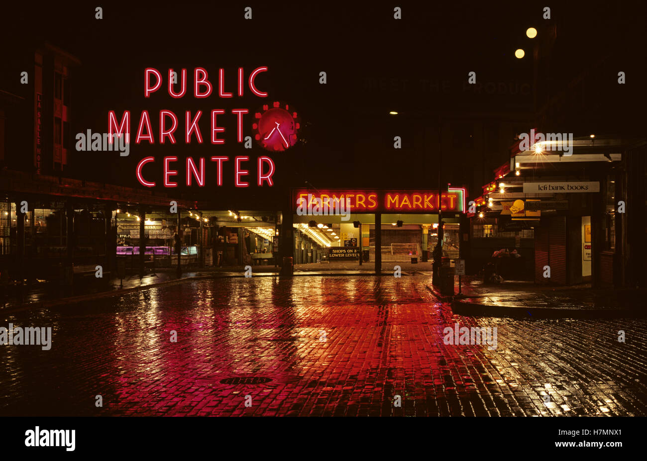 Sunrise pike place market neon hi-res stock photography and images - Alamy