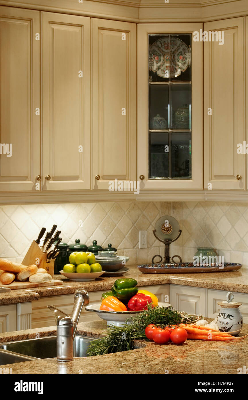 Property counter countertop hi-res stock photography and images - Alamy