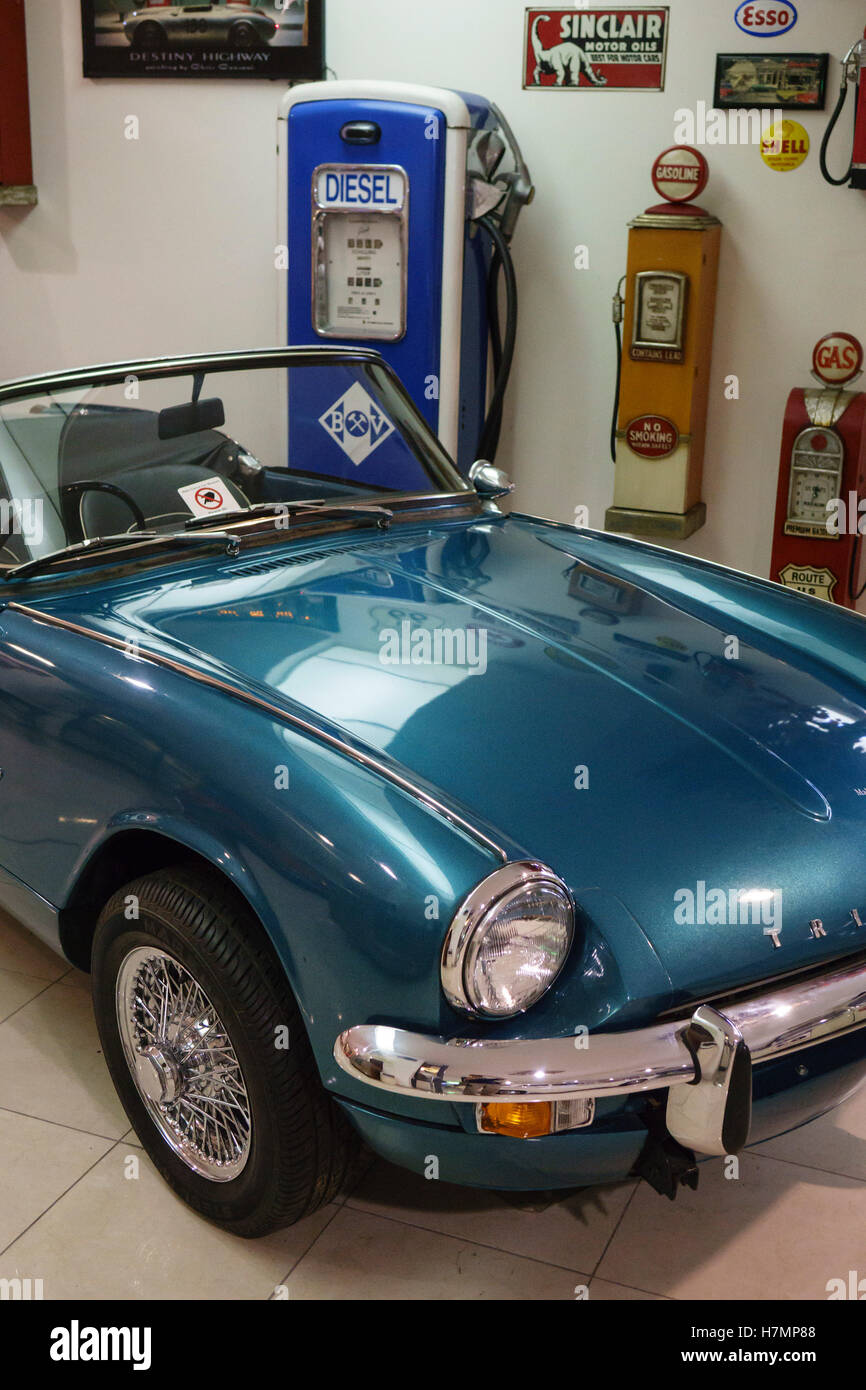 Malta Classic Car Collection, Qawra - a large exhibit of 20th century ...