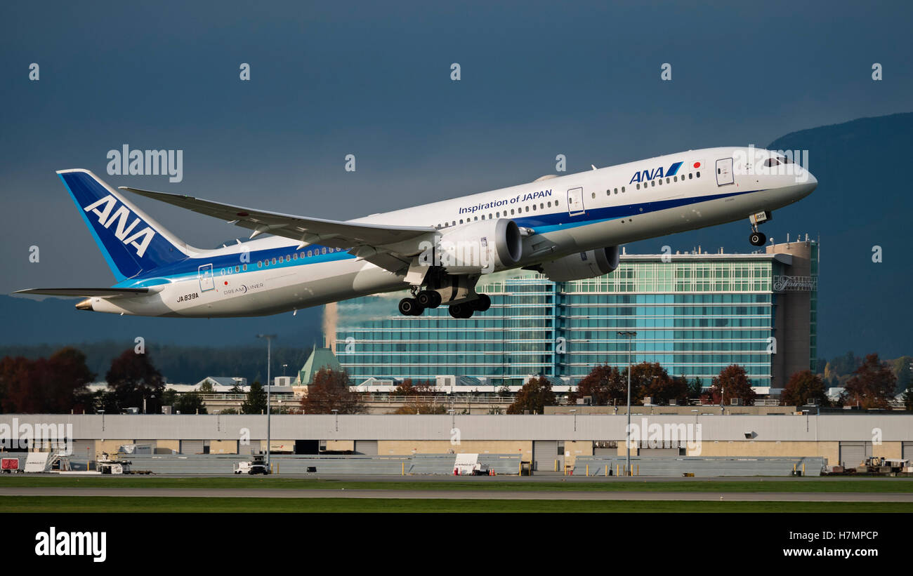 All Nippon Airways ANA Boeing 787 (787-9) JA839A Dreamliner passenger ...