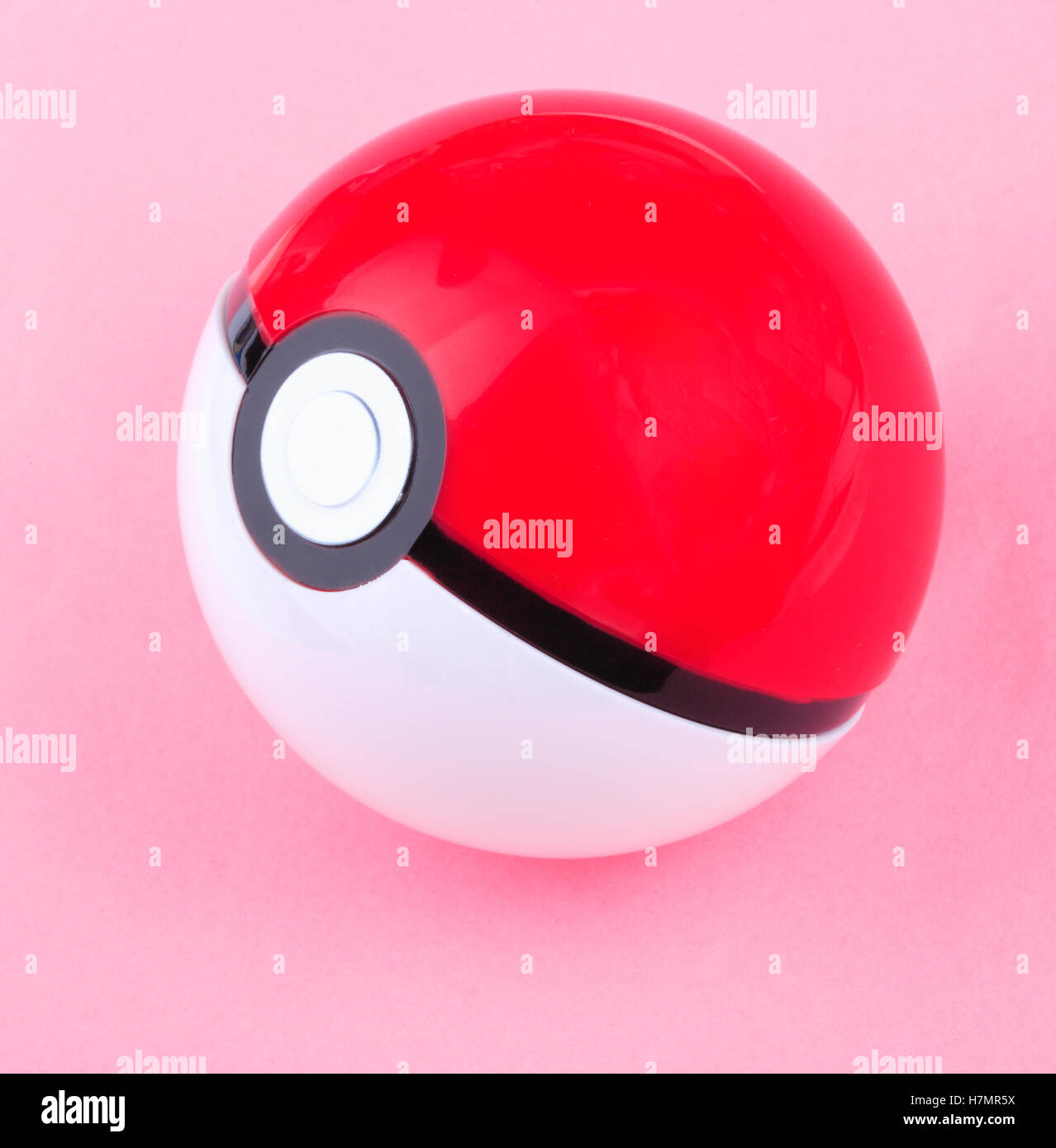 White ball game hi-res stock photography and images - Alamy