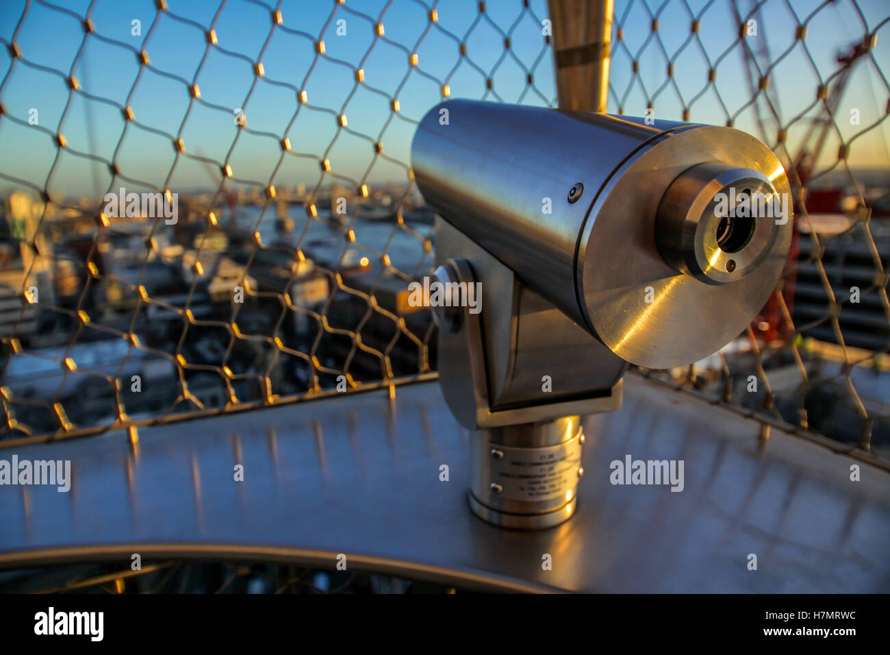 The monument london viewing platform hi-res stock photography and ...