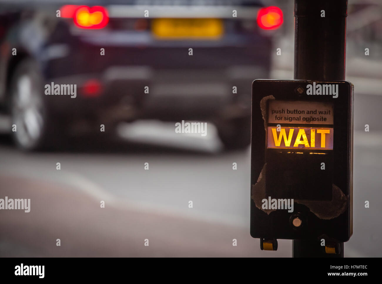 British pedestrian crossing wait sign hi-res stock photography and ...