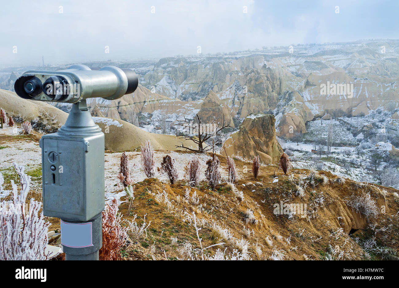 The coin-operated viewing machine helps the tourists to enjoy the ...