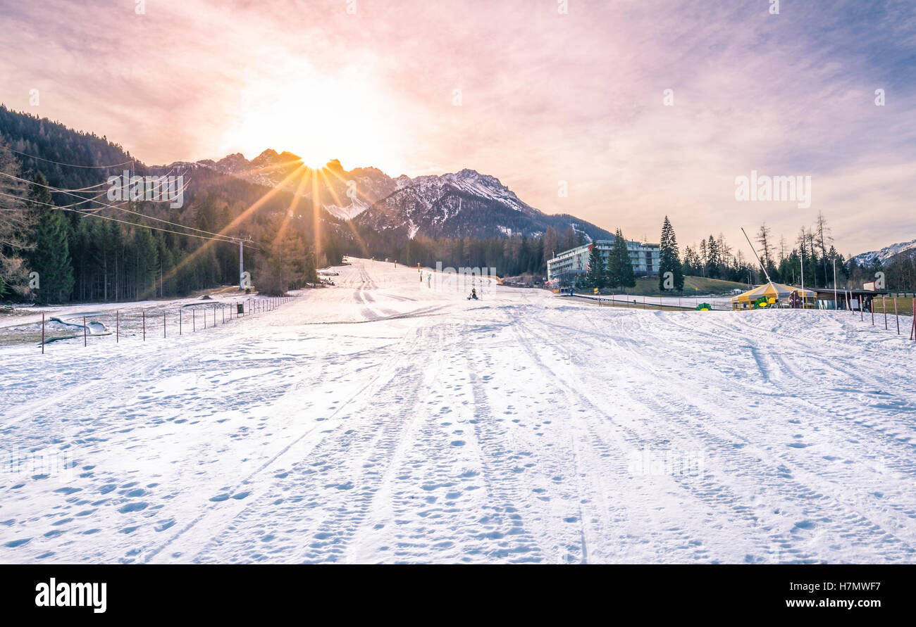 Ski slope hi-res stock photography and images - Alamy