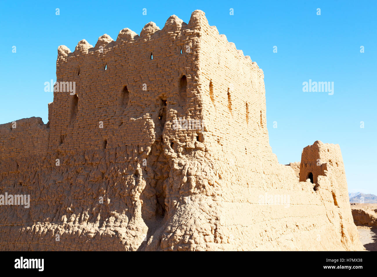 in iran the old castle near saryadz brick and sky Stock Photo - Alamy