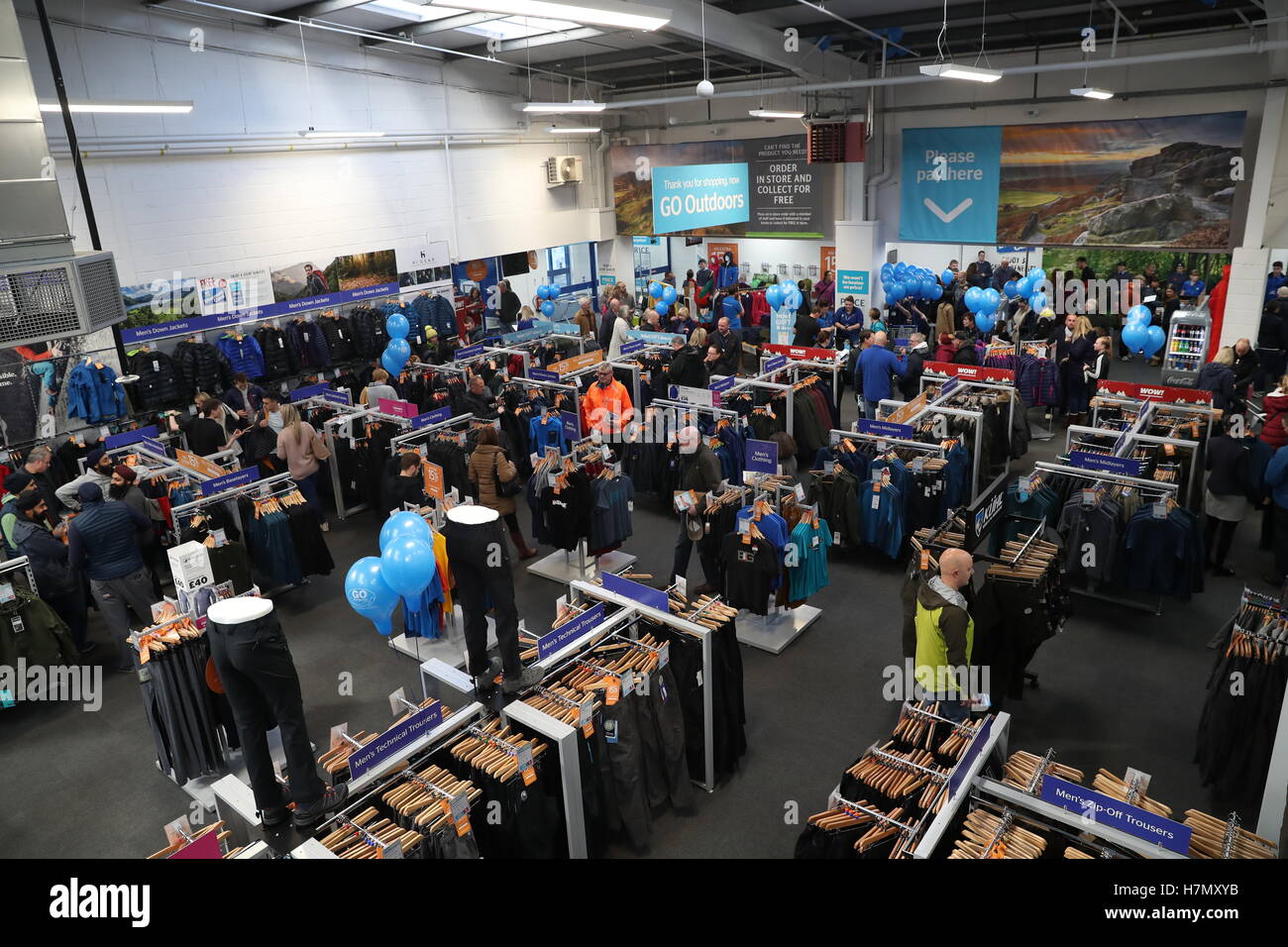 Customers on the shop floor Stock Photo - Alamy