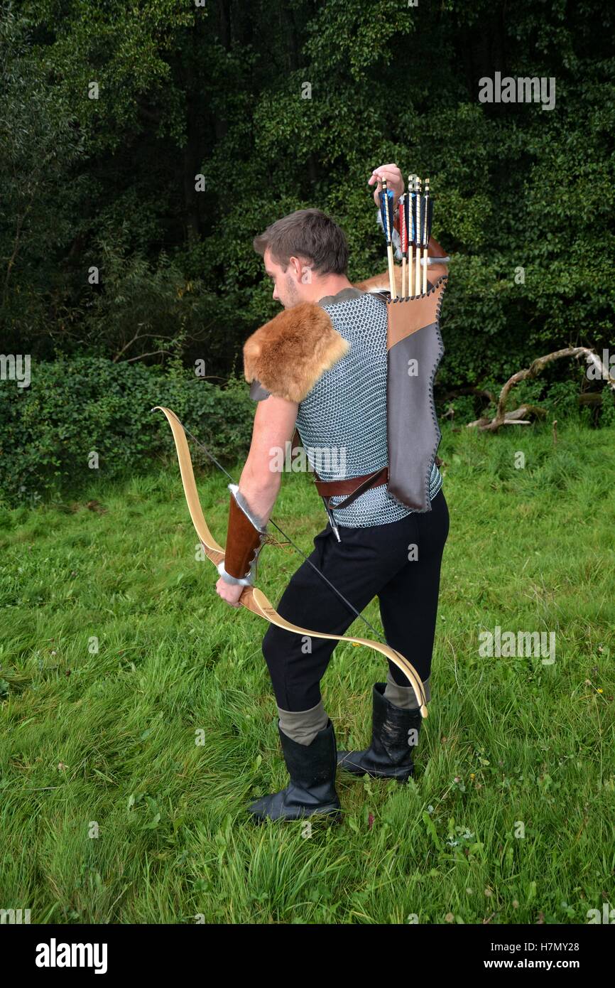 Medieval archer man hi-res stock photography and images - Alamy