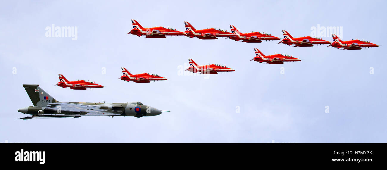 Avro vulcan crew hi-res stock photography and images - Alamy