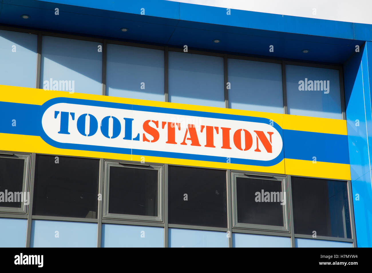 Station logo hi-res stock photography and images - Alamy