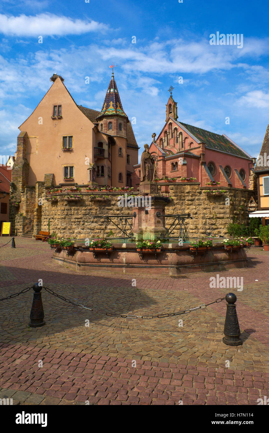Eguisheim, Place du Chateau, Alsace Wine Route, Haut-Rhin, Alsace ...