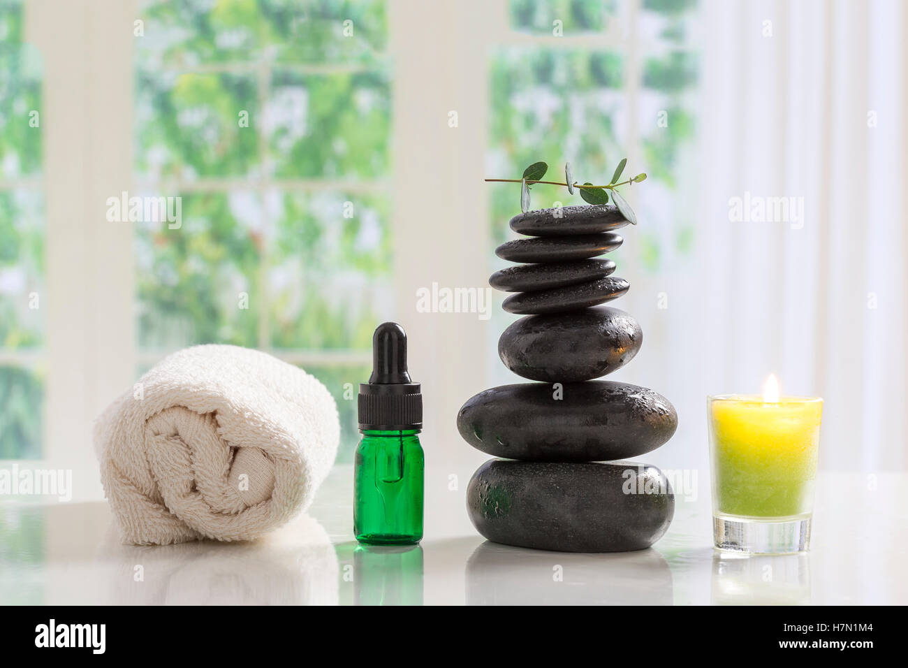 Spa setting Relaxation and Zen Stock Photo - Alamy