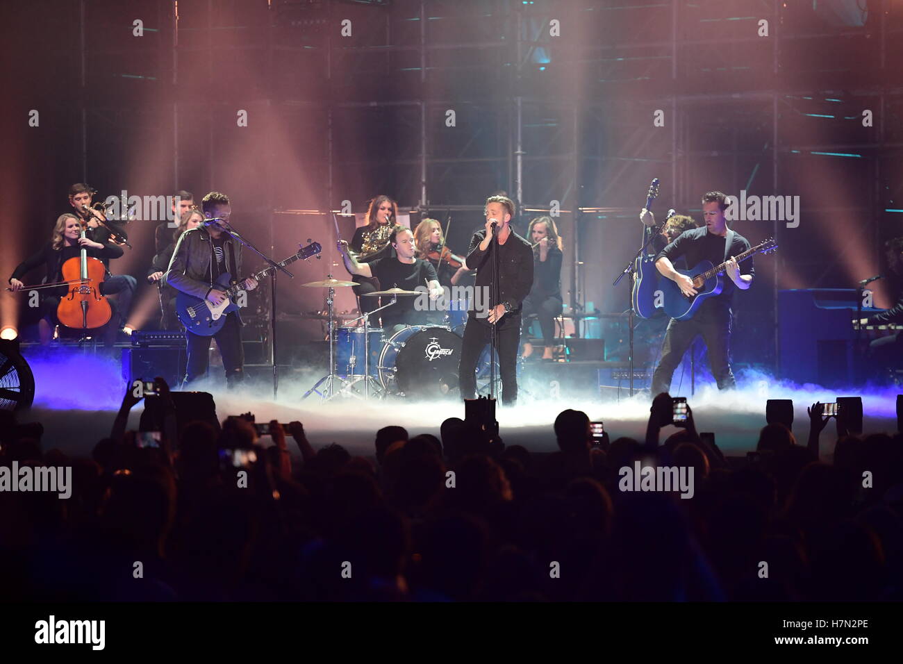Showbiz Onerepublic High Resolution Stock Photography and Images - Alamy