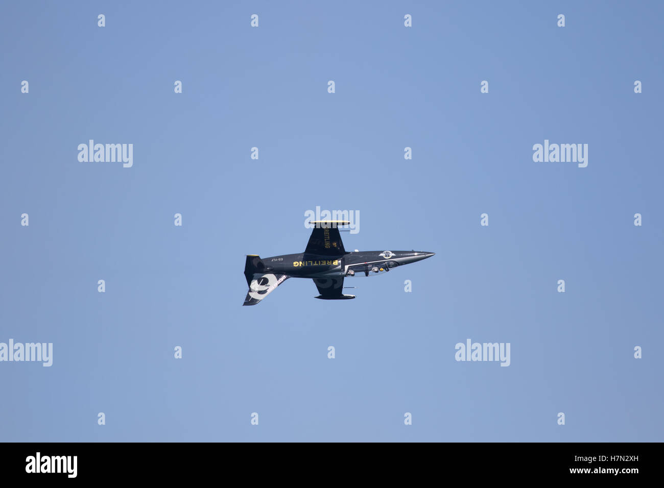 Huntington Beach, California, USA. 21st Oct, 2016. Breitling Jet Team ...