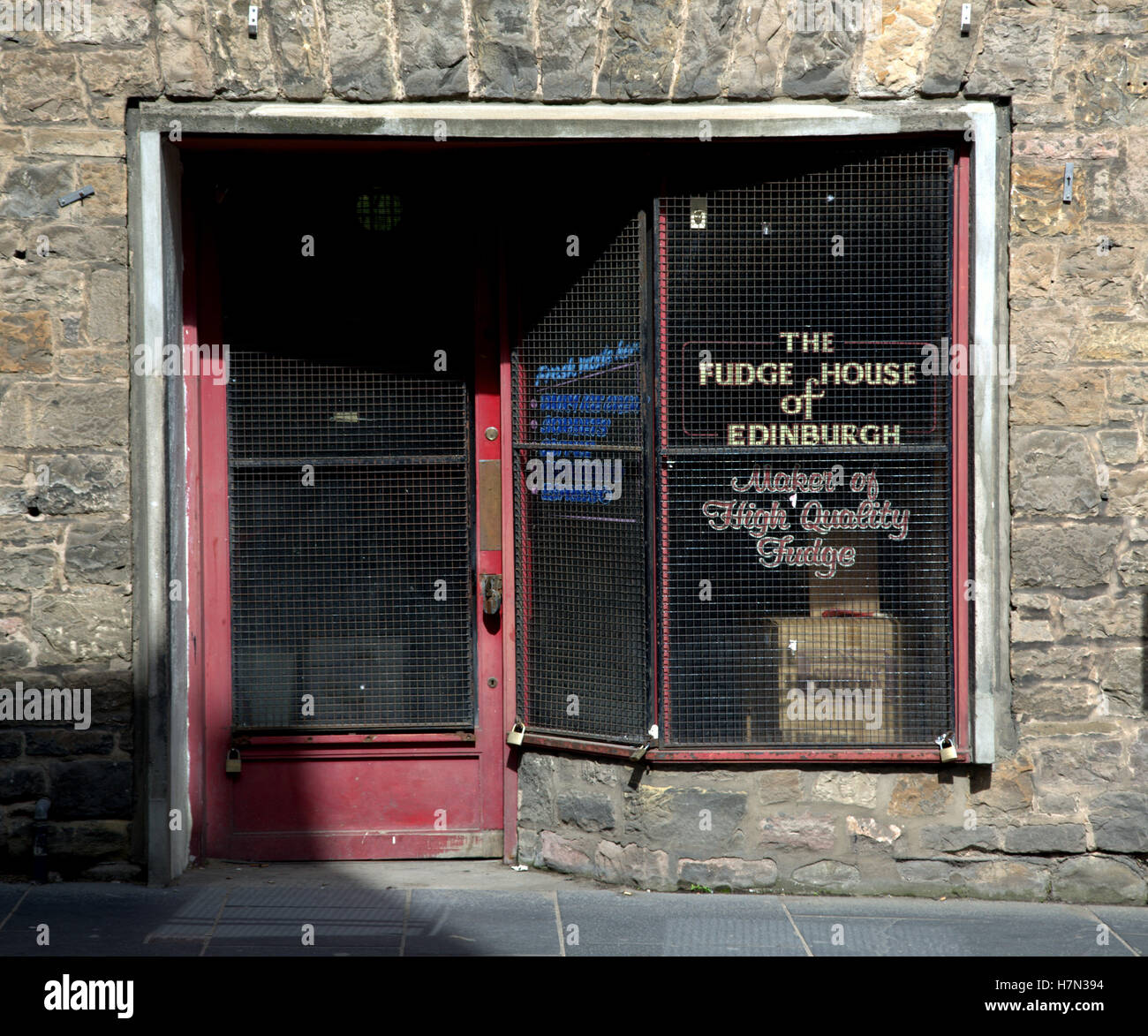 Edinburgh abandoned fudge packing House Stock Photo - Alamy