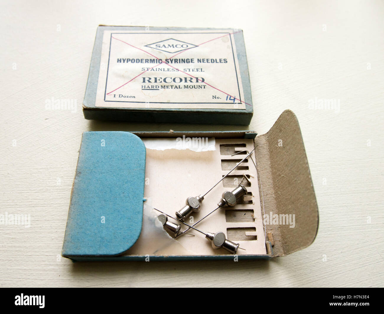 A box of Samco reusable hypodermic syringe needles Stock Photo - Alamy