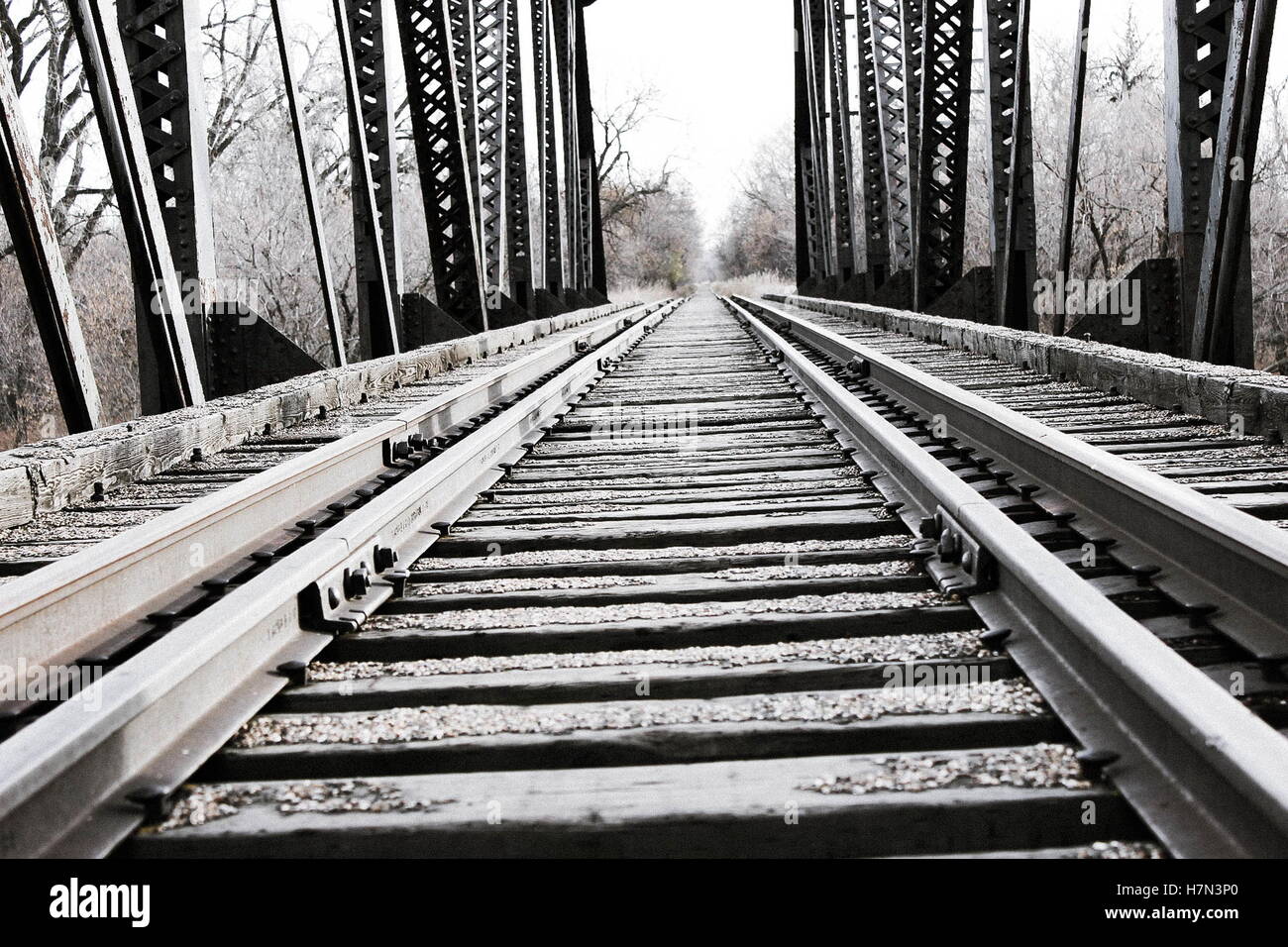Bridge over railway tracks hi-res stock photography and images - Alamy