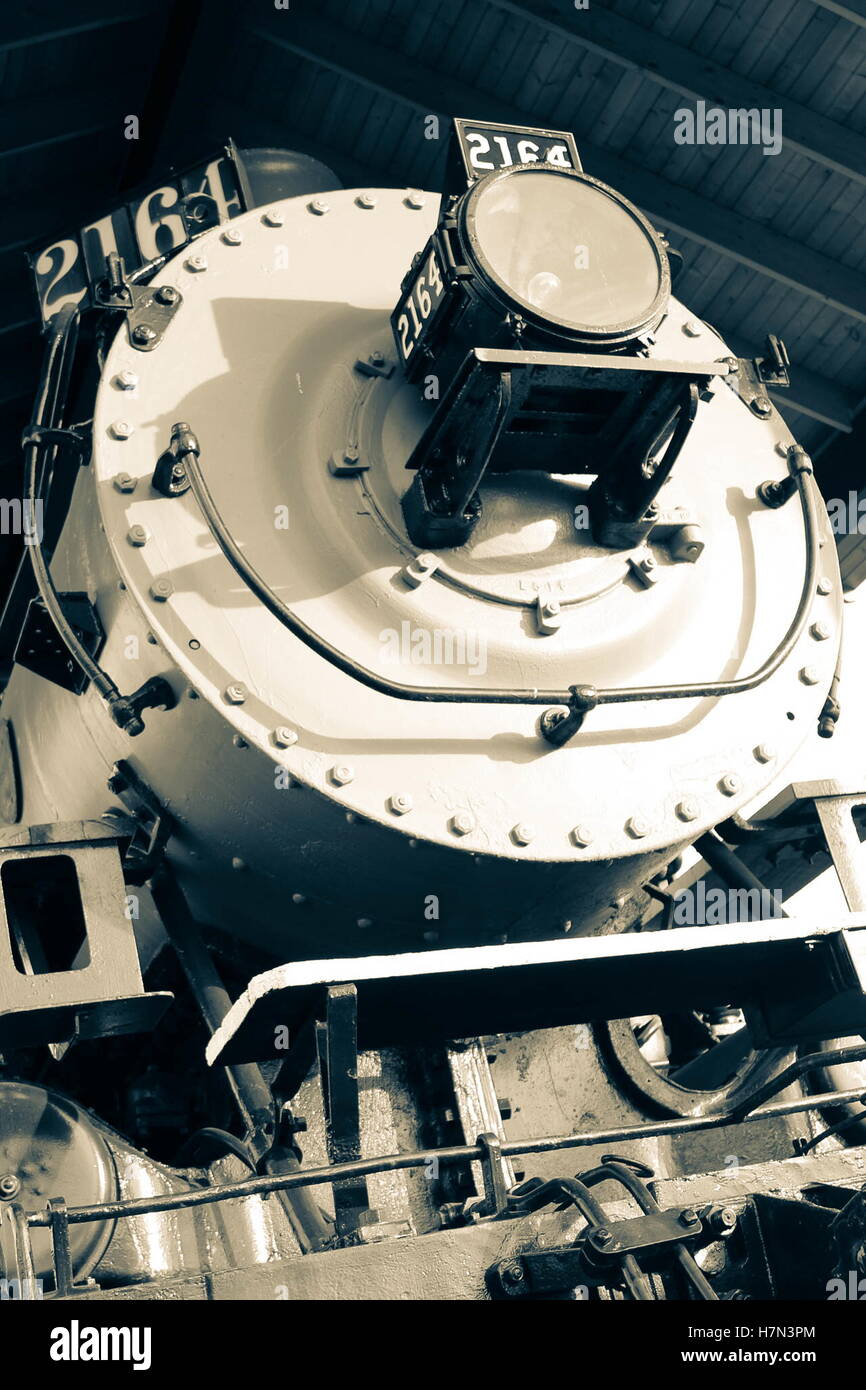 Vintage steam powered locomotive hi-res stock photography and images ...