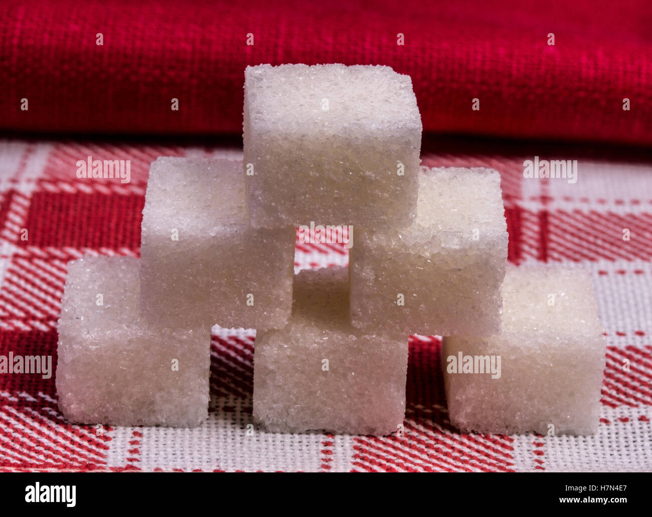 Cube shape hi-res stock photography and images - Alamy