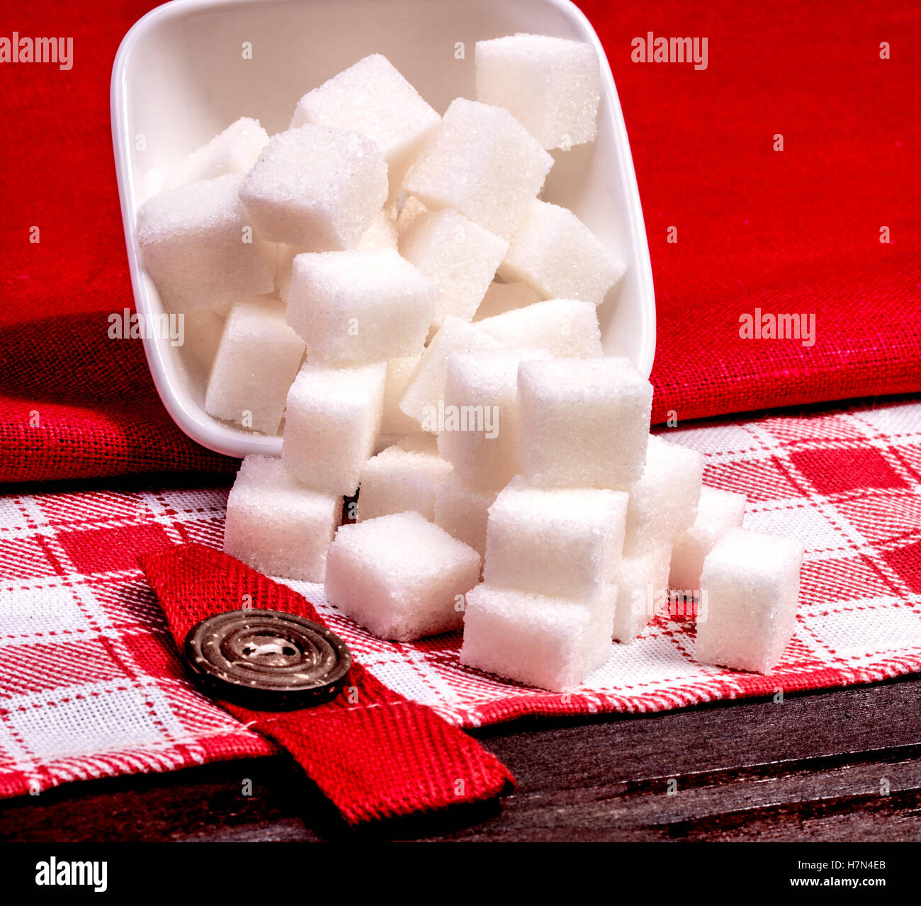Cube shape hi-res stock photography and images - Alamy