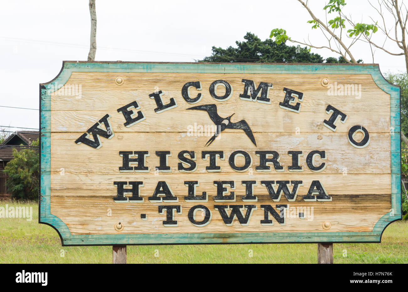 Haleiwa hawaii oahu sign hi-res stock photography and images - Alamy