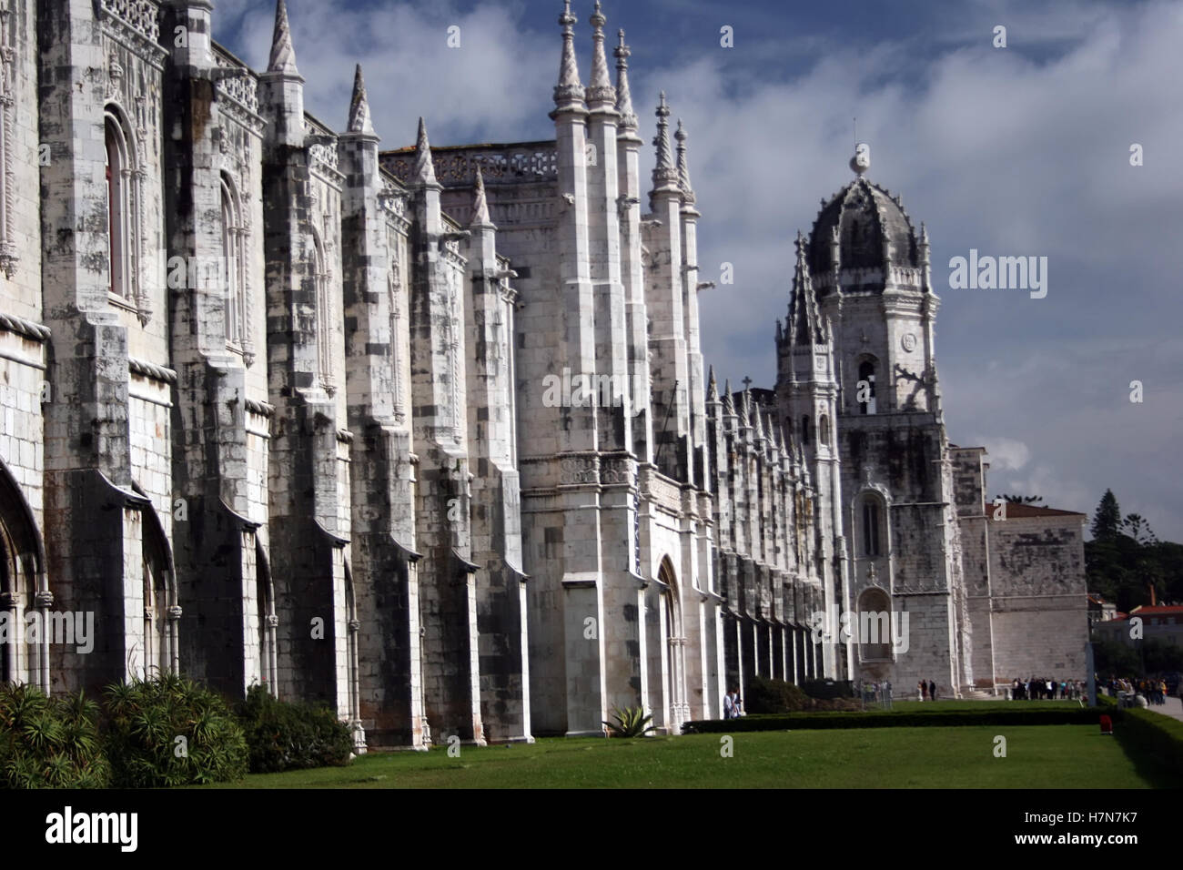 Monestary medieval europe hi-res stock photography and images - Alamy