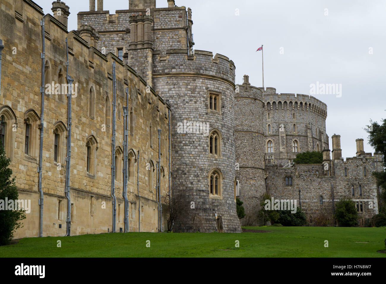 windsor castle near london in england Stock Photo - Alamy