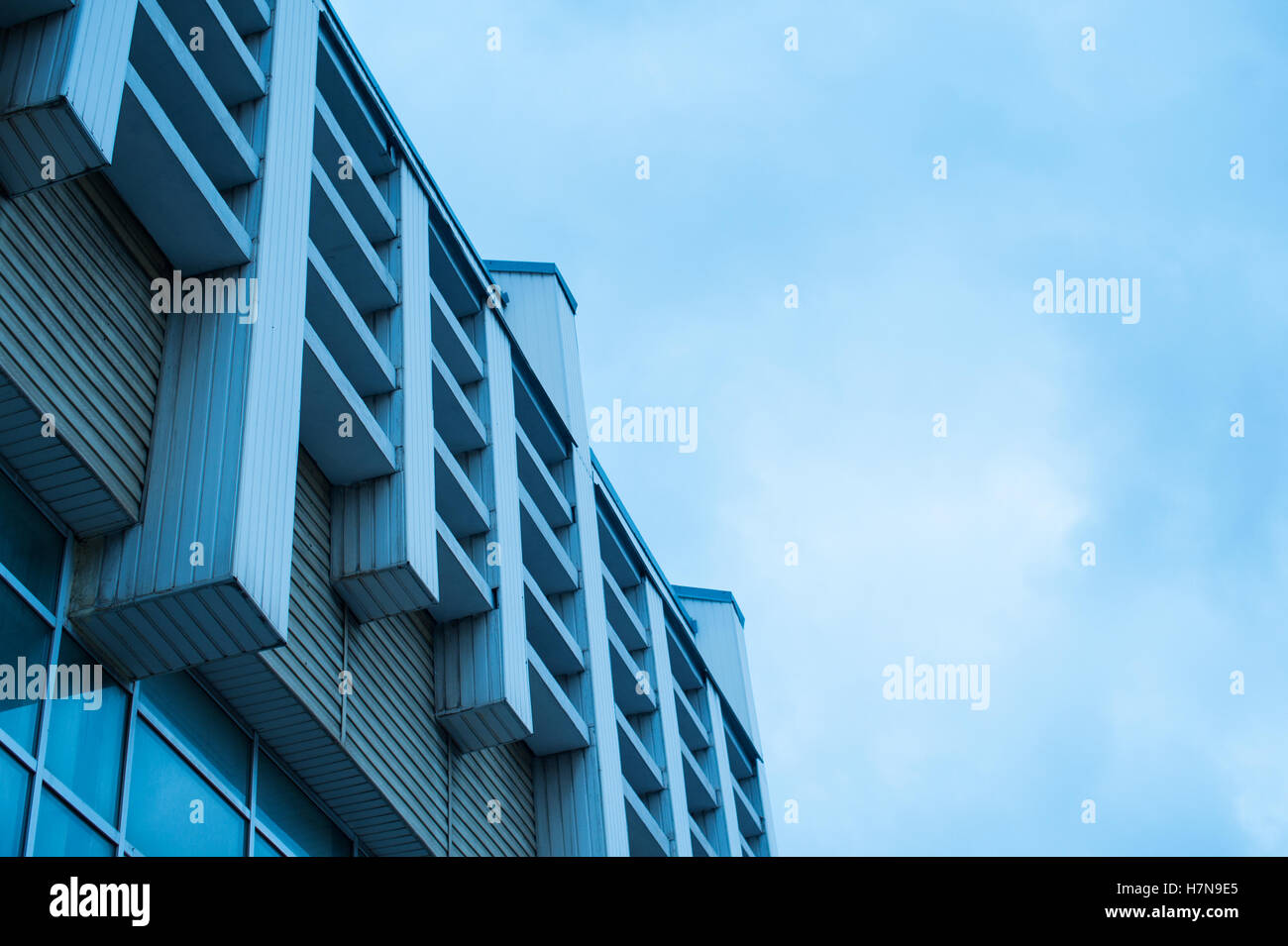 Modern sky light architecture hi-res stock photography and images - Alamy