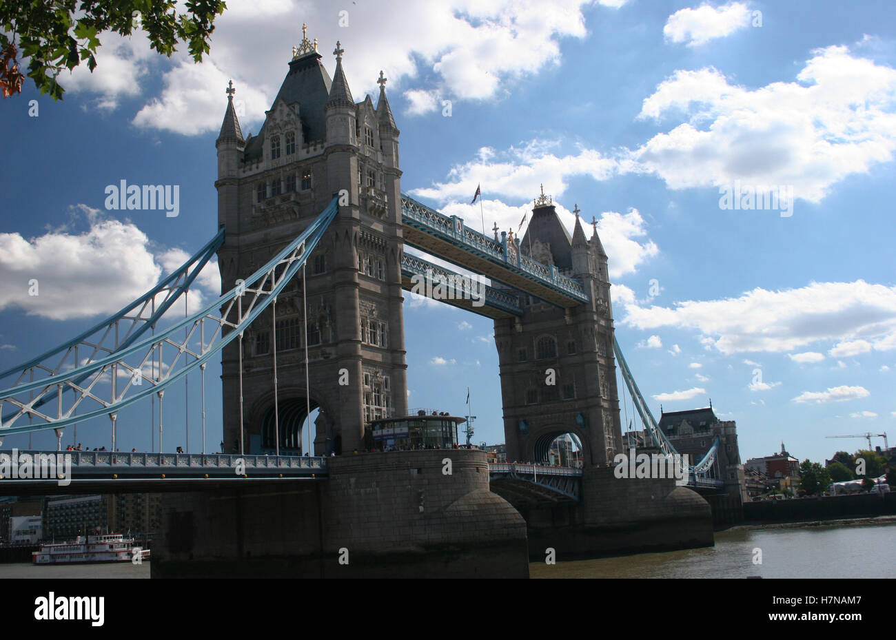 view of the london bridge in london Stock Photo - Alamy