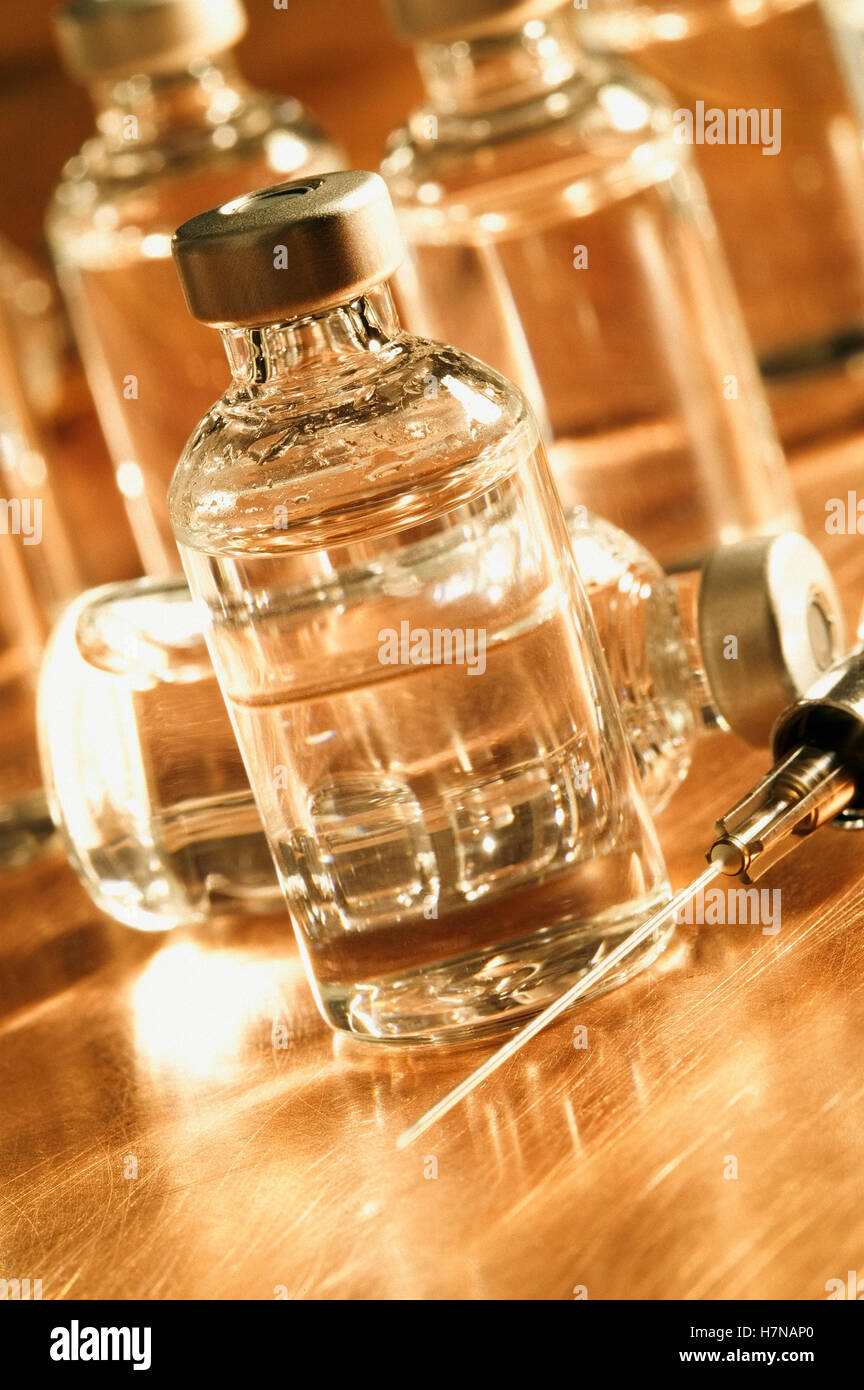 medical vials and syringe Stock Photo - Alamy
