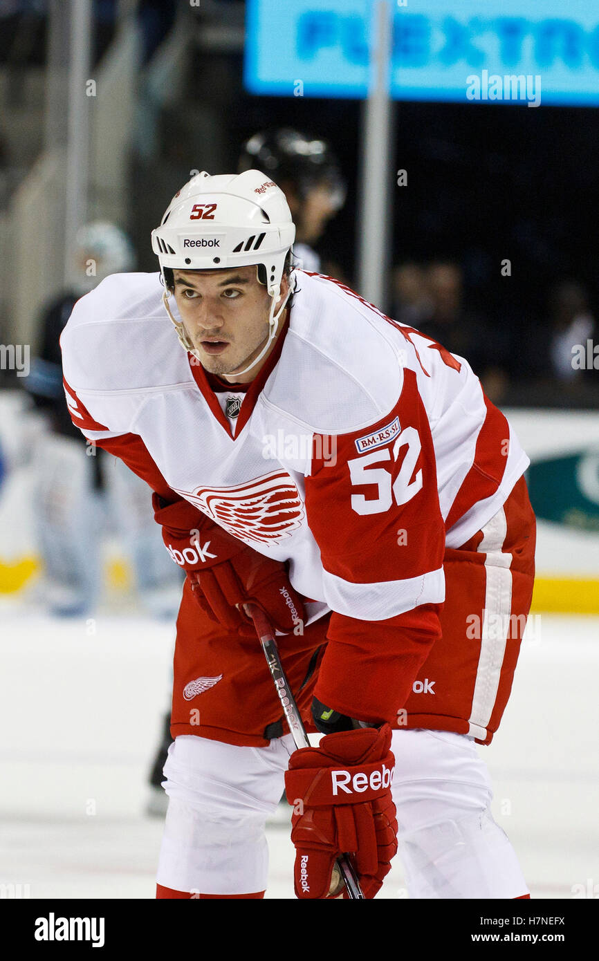Jonathan ericsson detroit red wings hi-res stock photography and images ...