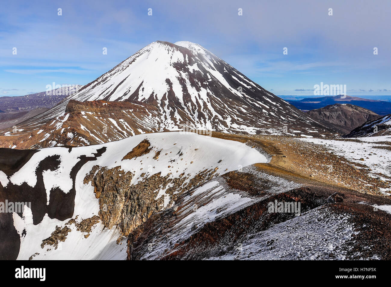 Mount doom lord of the rings hi-res stock photography and images - Alamy