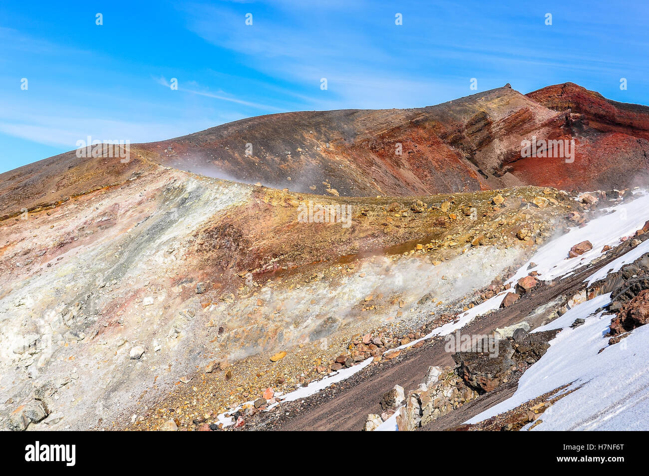 Side view of Red Crater in the winter Tongariro Alpine Crossing, New ...