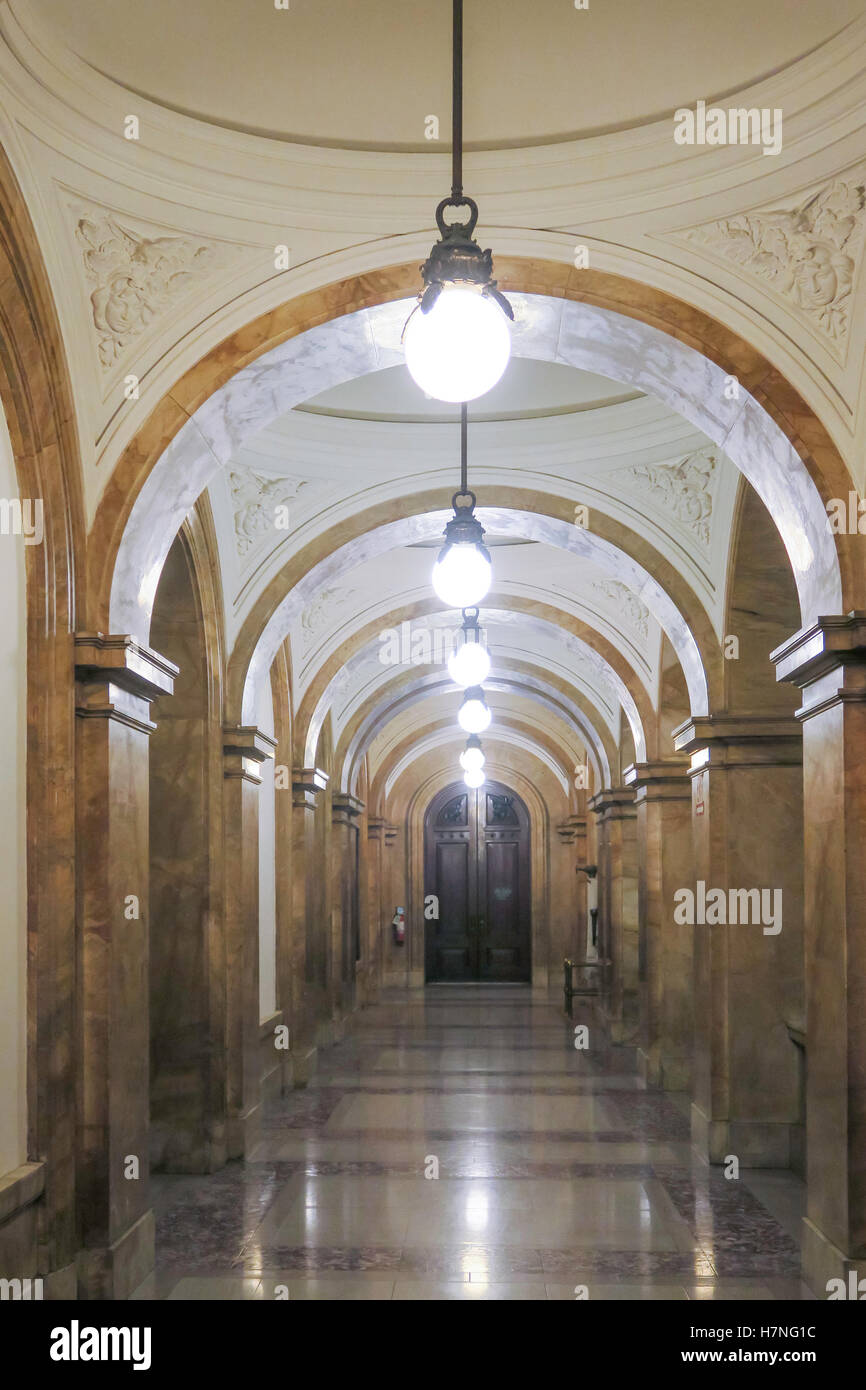 Law court interior hall hi-res stock photography and images - Alamy