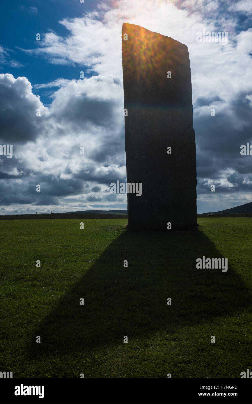 Sun behind orkney monument hi-res stock photography and images - Alamy