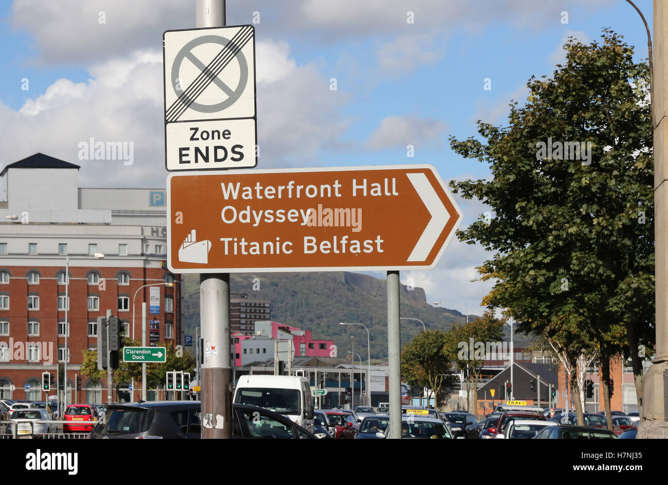 Traffic in belfast street hi-res stock photography and images - Alamy