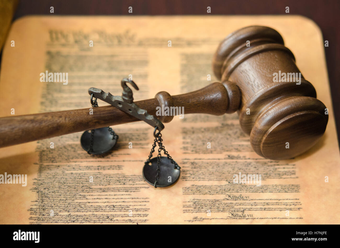 Scales justice gavel law book hi-res stock photography and images - Alamy