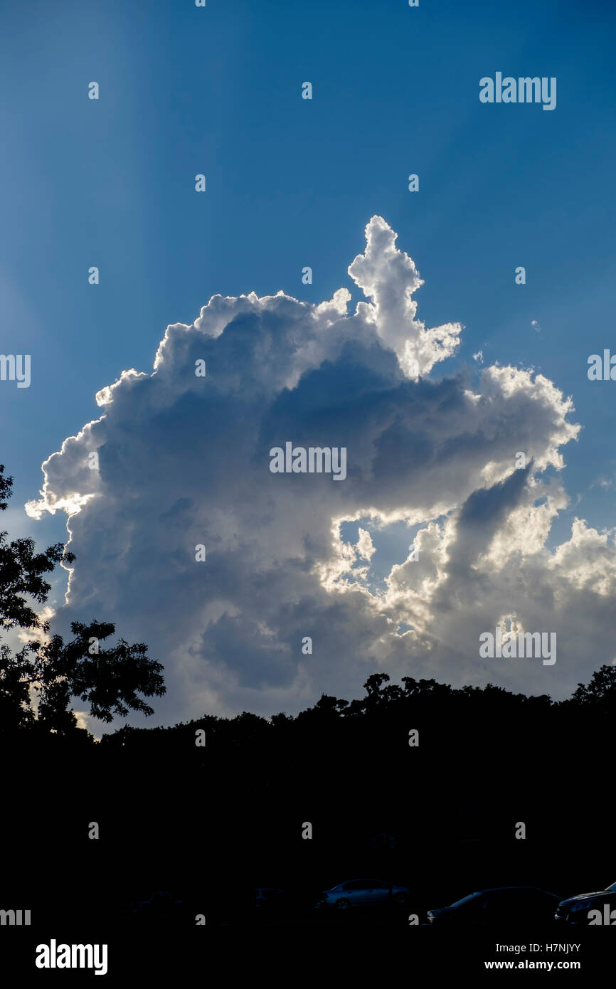 Cumulus cloud building hi-res stock photography and images - Alamy
