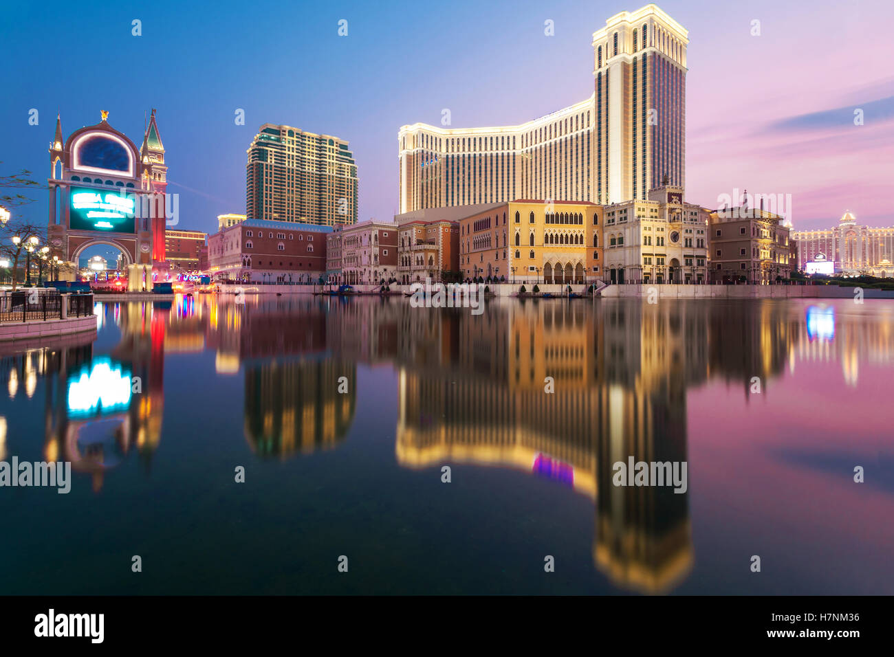 Venetian hotel macau hi-res stock photography and images - Alamy