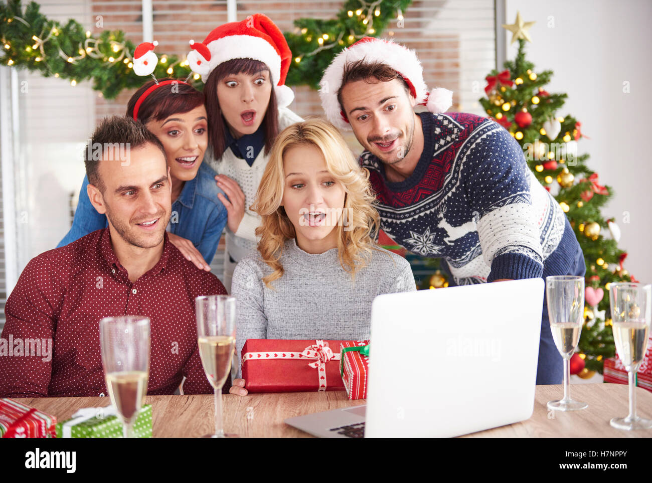 Group shocked people looking up hi-res stock photography and images - Alamy