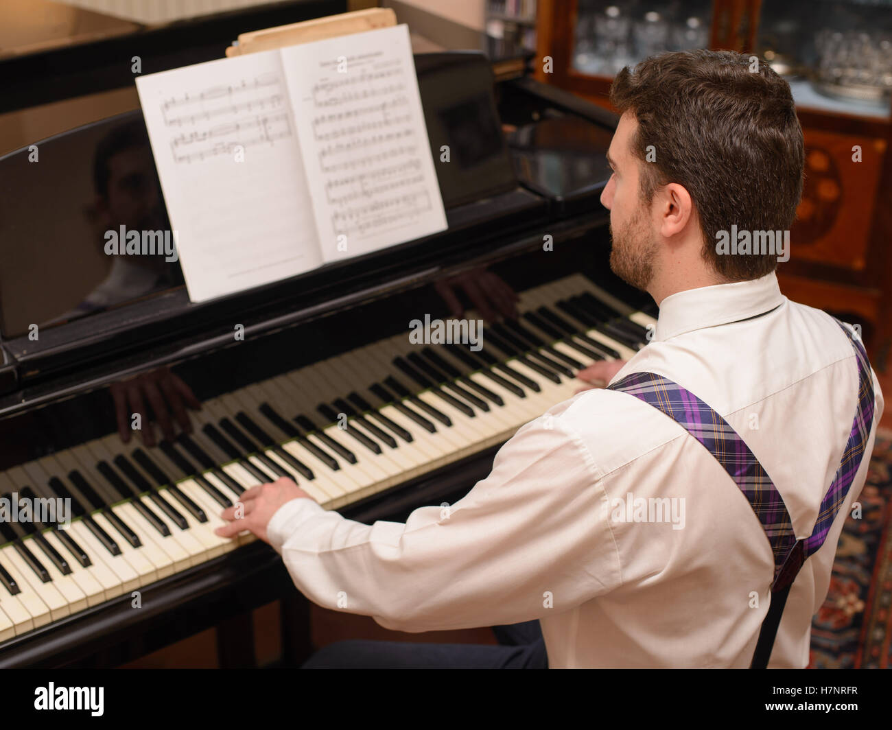 Piano player concert hi-res stock photography and images - Alamy
