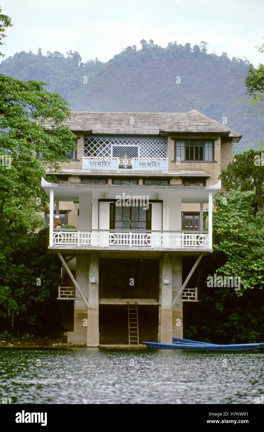 King of nepal hi-res stock photography and images - Alamy