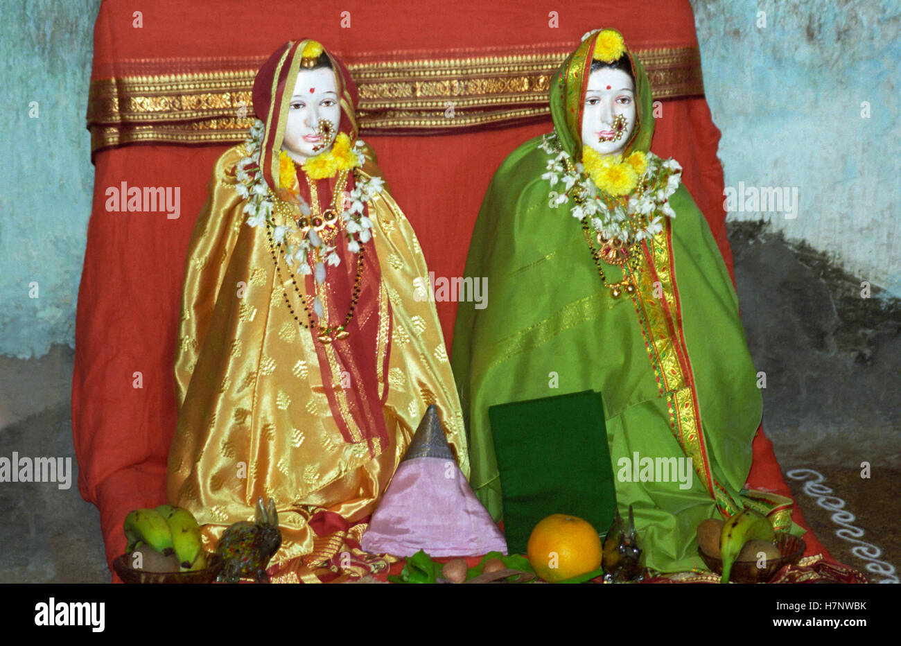 Goddess gauri hi-res stock photography and images - Alamy