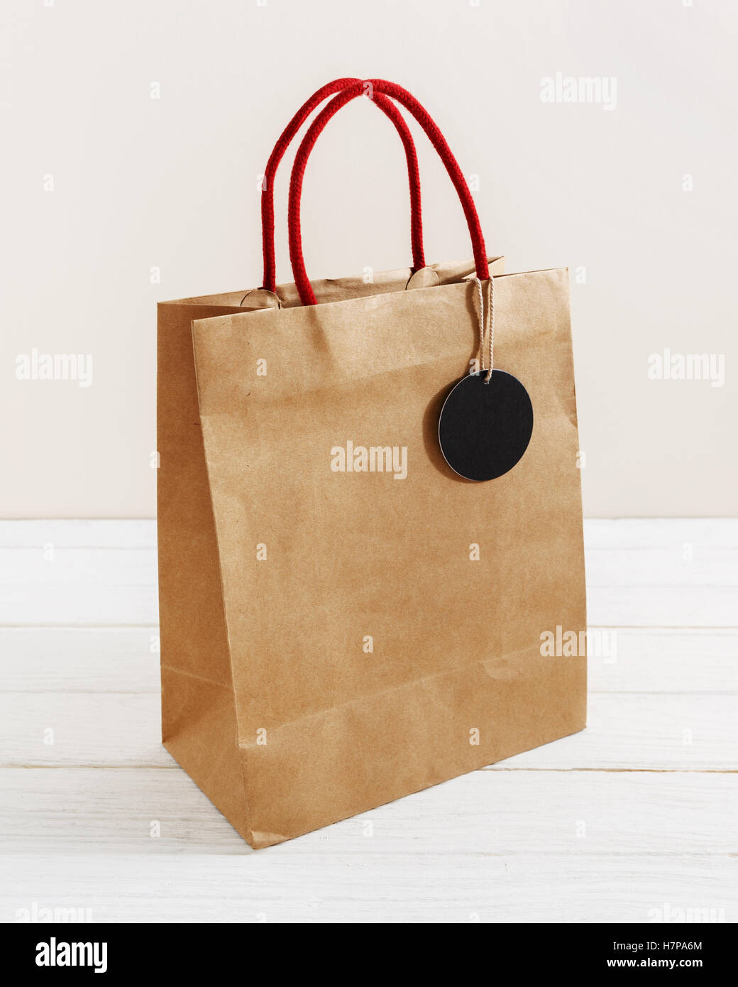 Shopping bag label hi-res stock photography and images - Alamy