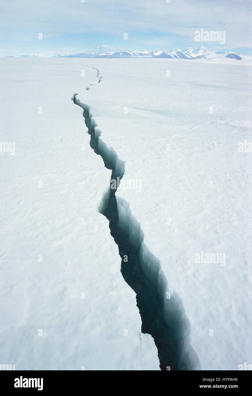 Sea ice splits to reveal long leads in summer, opening passages for ...