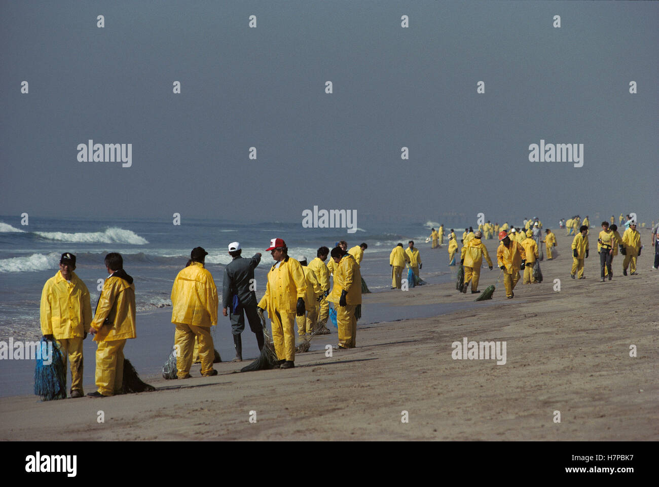 Oil spill on Huntington Beach, workers cleaning up, California Stock ...