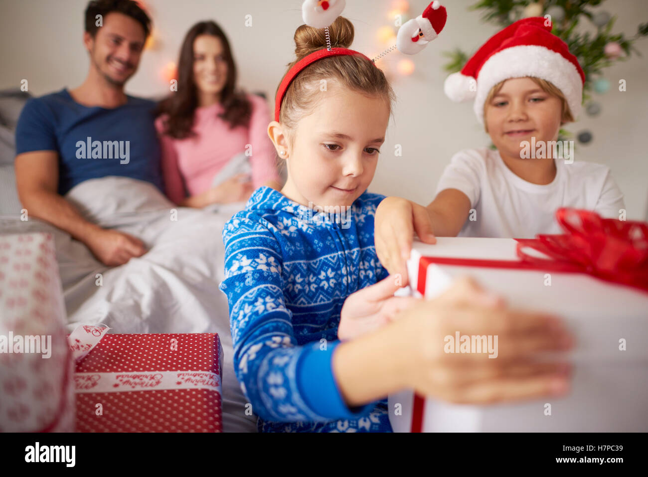 Present bed hi-res stock photography and images - Alamy