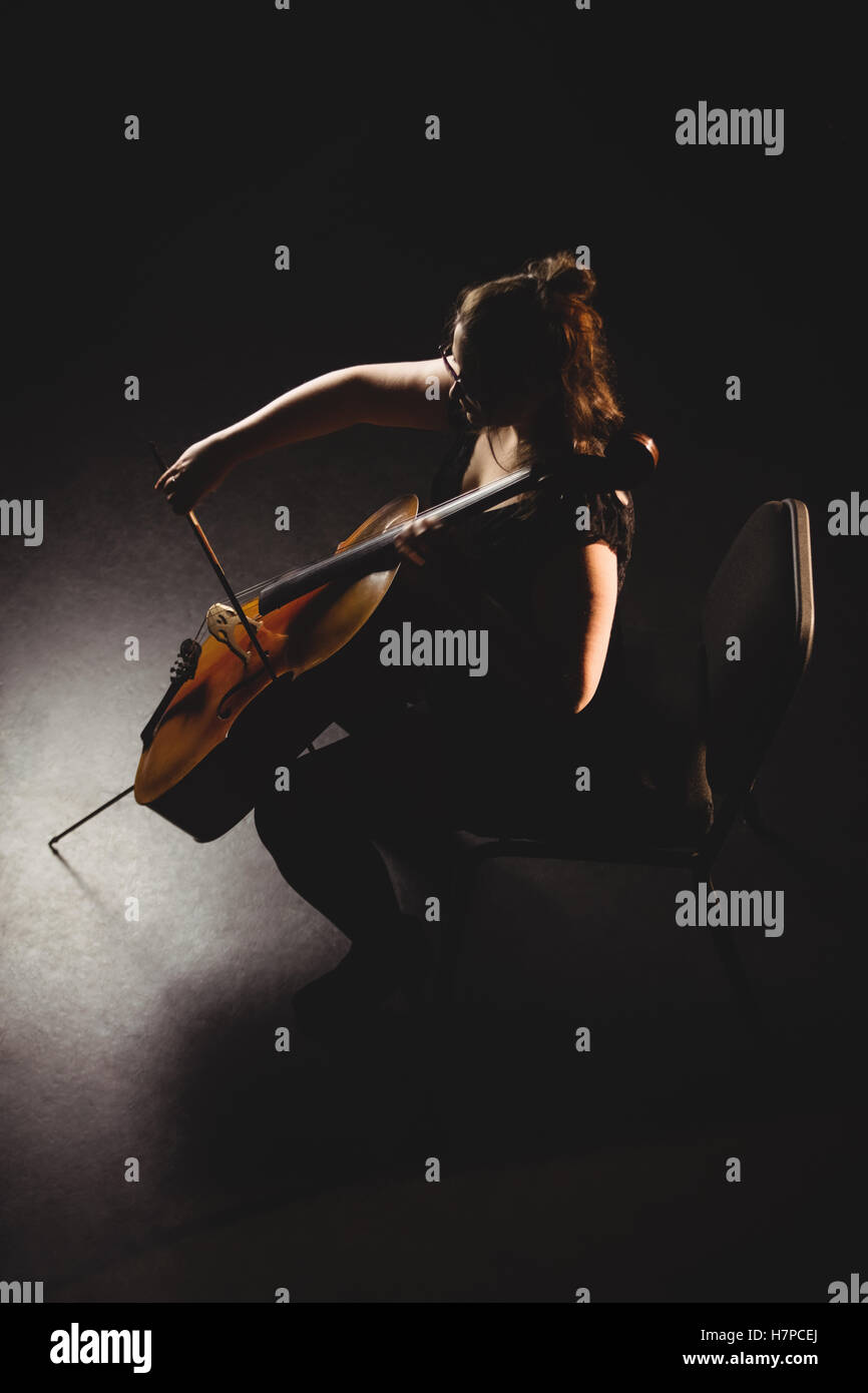 Female student playing violin Stock Photo - Alamy