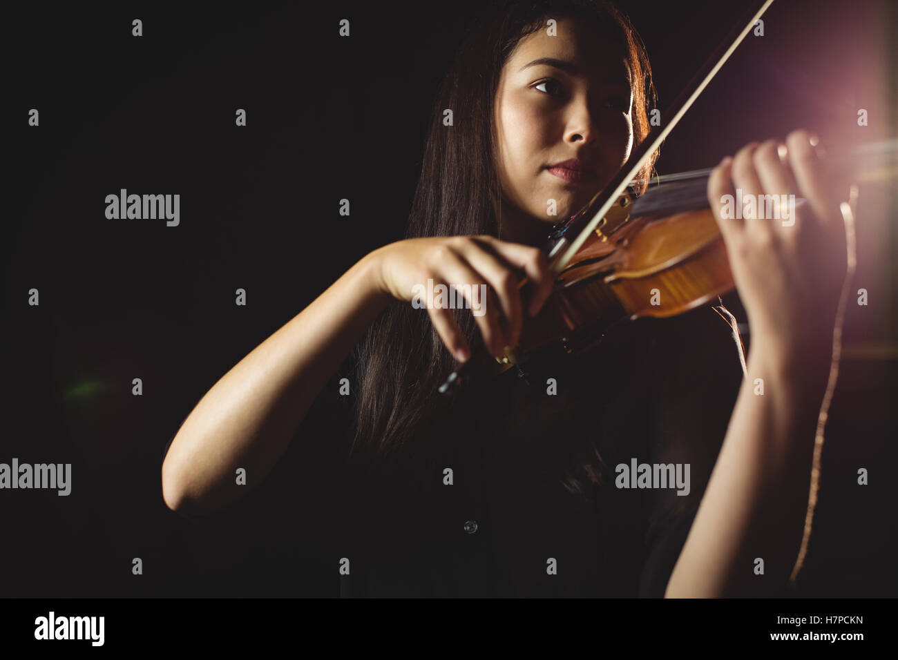 Female student playing violin Stock Photo - Alamy