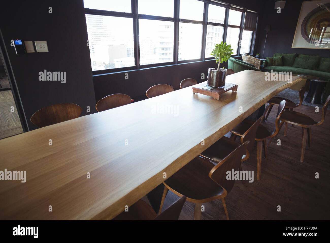Long table hi-res stock photography and images - Alamy